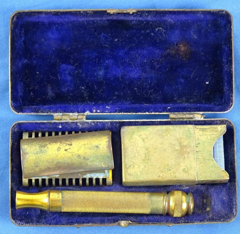 Cased WWI Safety Razor – Griffin Militaria