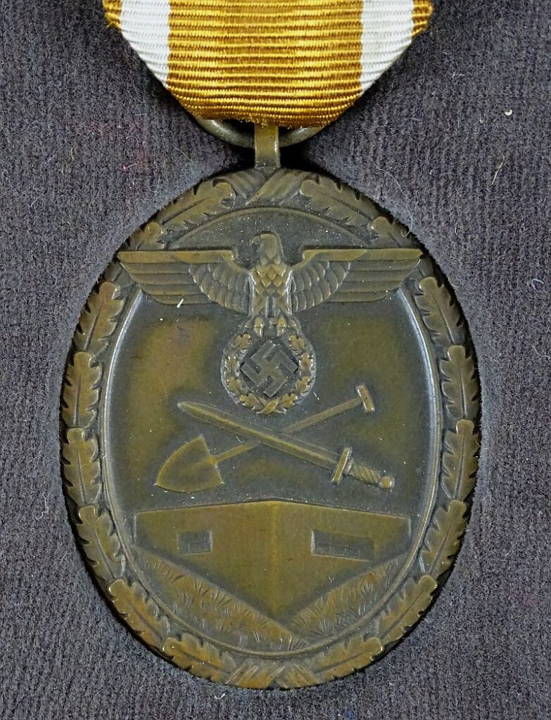 Uncommon Cased Westwall Construction Medal – Griffin Militaria