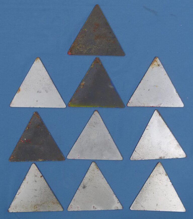 Group of 10 Painted Metal Armored Division Insignia – Griffin Militaria