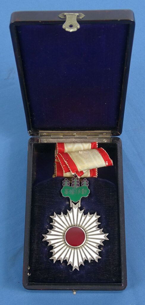 Cased Japanese Order of the Rising Sun 3rd Class – Griffin Militaria
