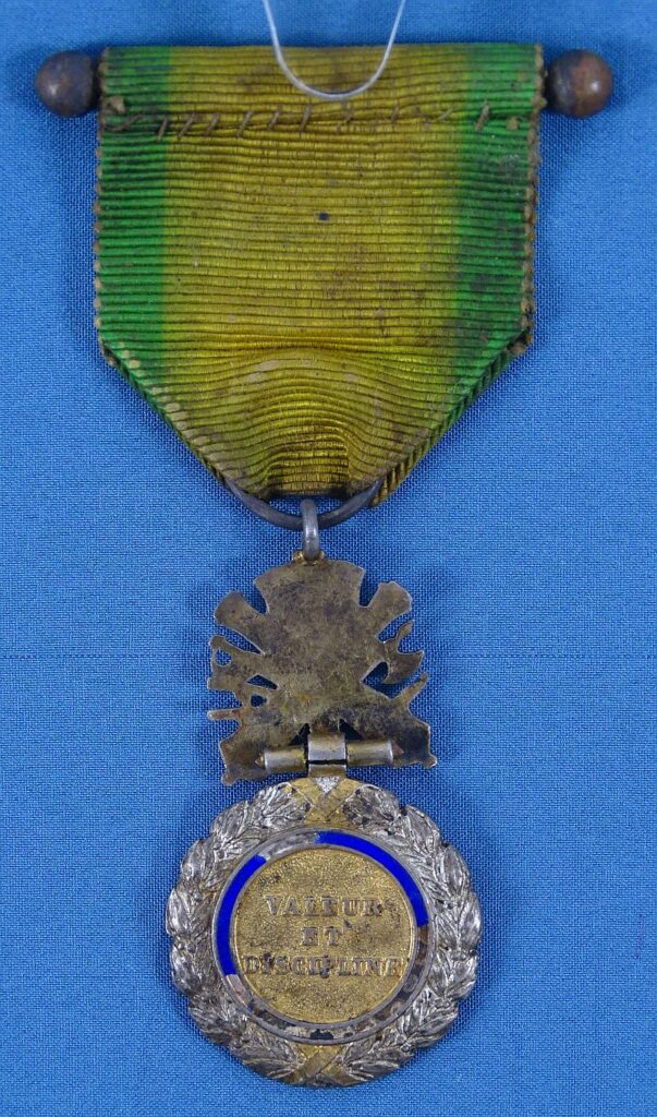 French Medaille Militaire on Suspension Bar – Griffin Militaria
