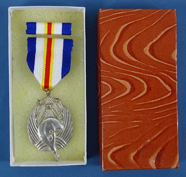 Boxed Philippine Silver Wing Medal – Griffin Militaria