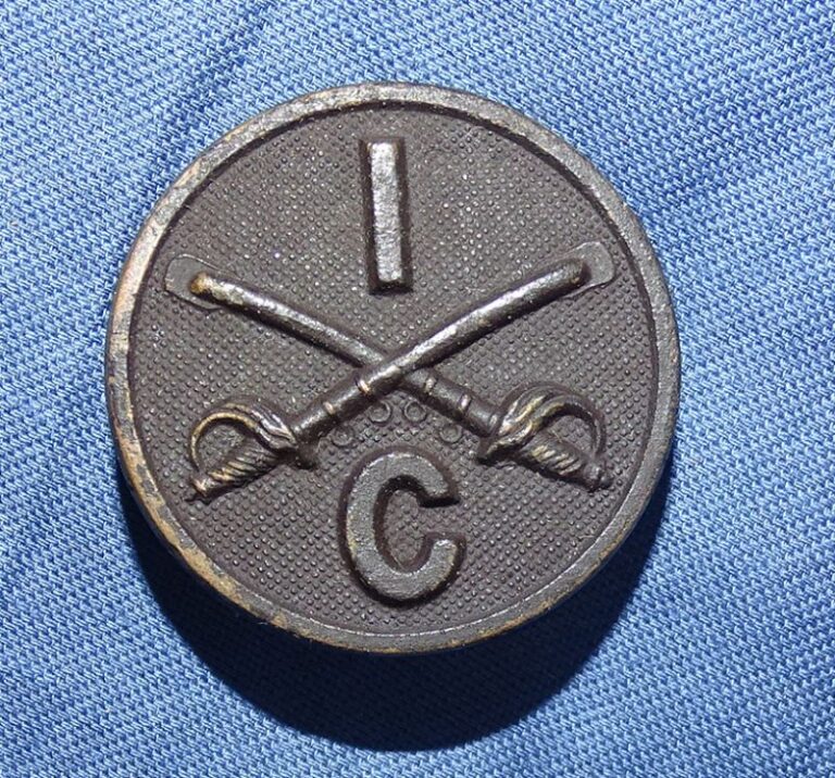 WWI 1st Cavalry Co C Collar Disk – Griffin Militaria