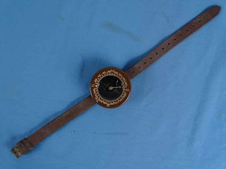 WWII U.S. Army Wrist Compass by Taylor – Griffin Militaria