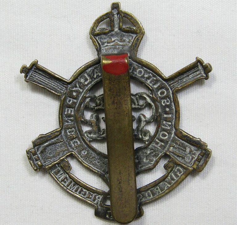 British Guards Machine Gun Regiment Cap Badge – Griffin Militaria
