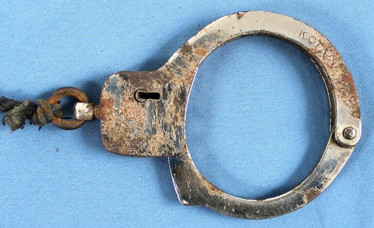 Cased WWII Japanese Police Handcuff – Griffin Militaria