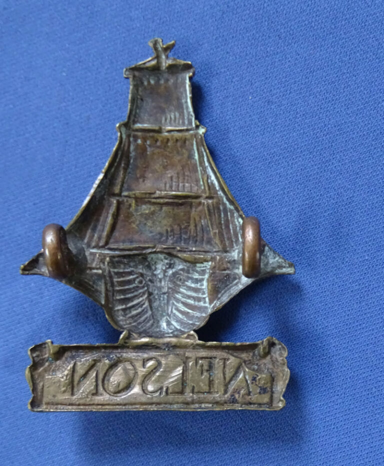 WWI British Royal Naval Division Nelson Cap Badge – Griffin Militaria