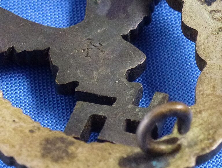 Luftwaffe Pilot Observer Badge in Tombac by Assmann – Griffin Militaria