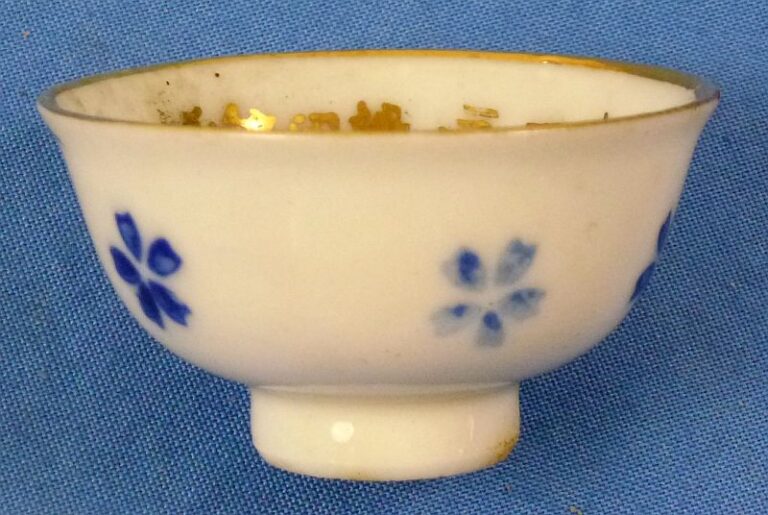 WWII Japanese 33rd Infantry Regiment Machine Gun Company Sake Cup ...
